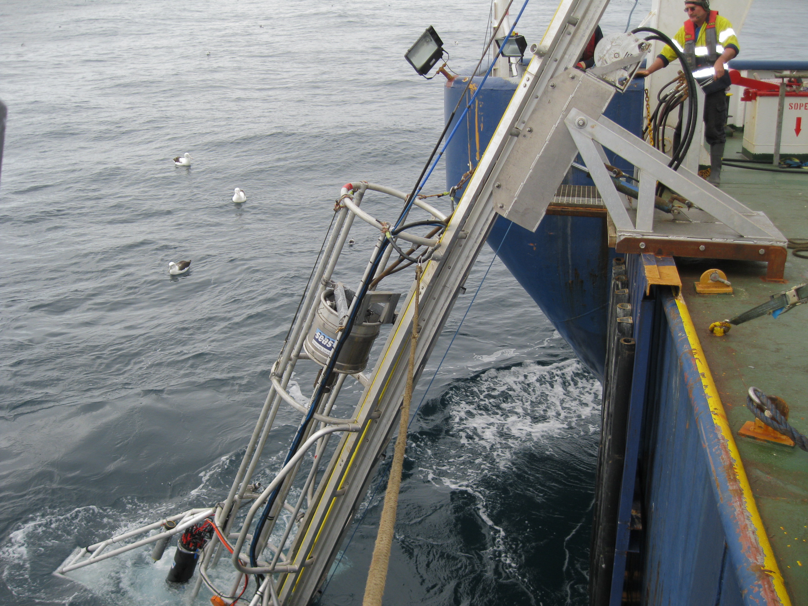 Chatham Rise NZ, Recovery on LARS - Submersible Vibracore Equipment and ...